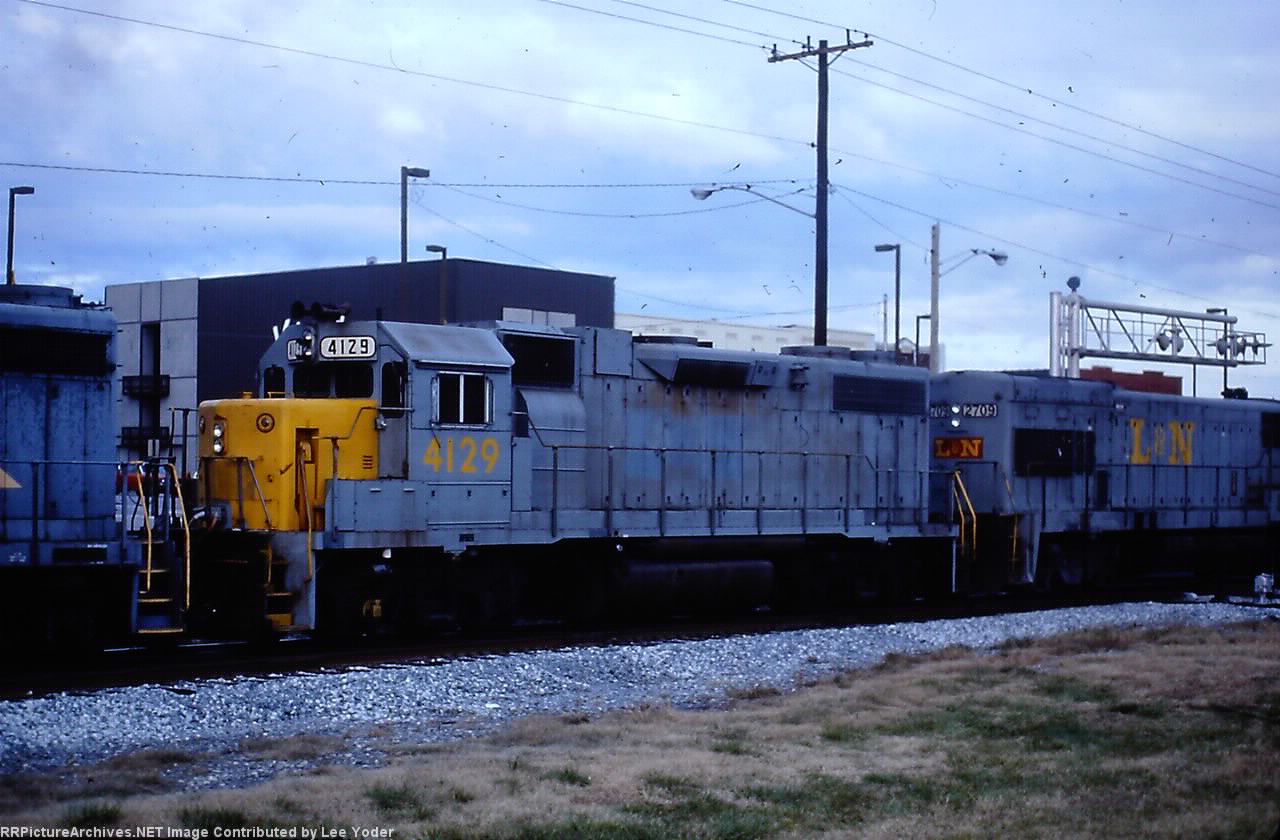 SBD 4129 GP38-2
